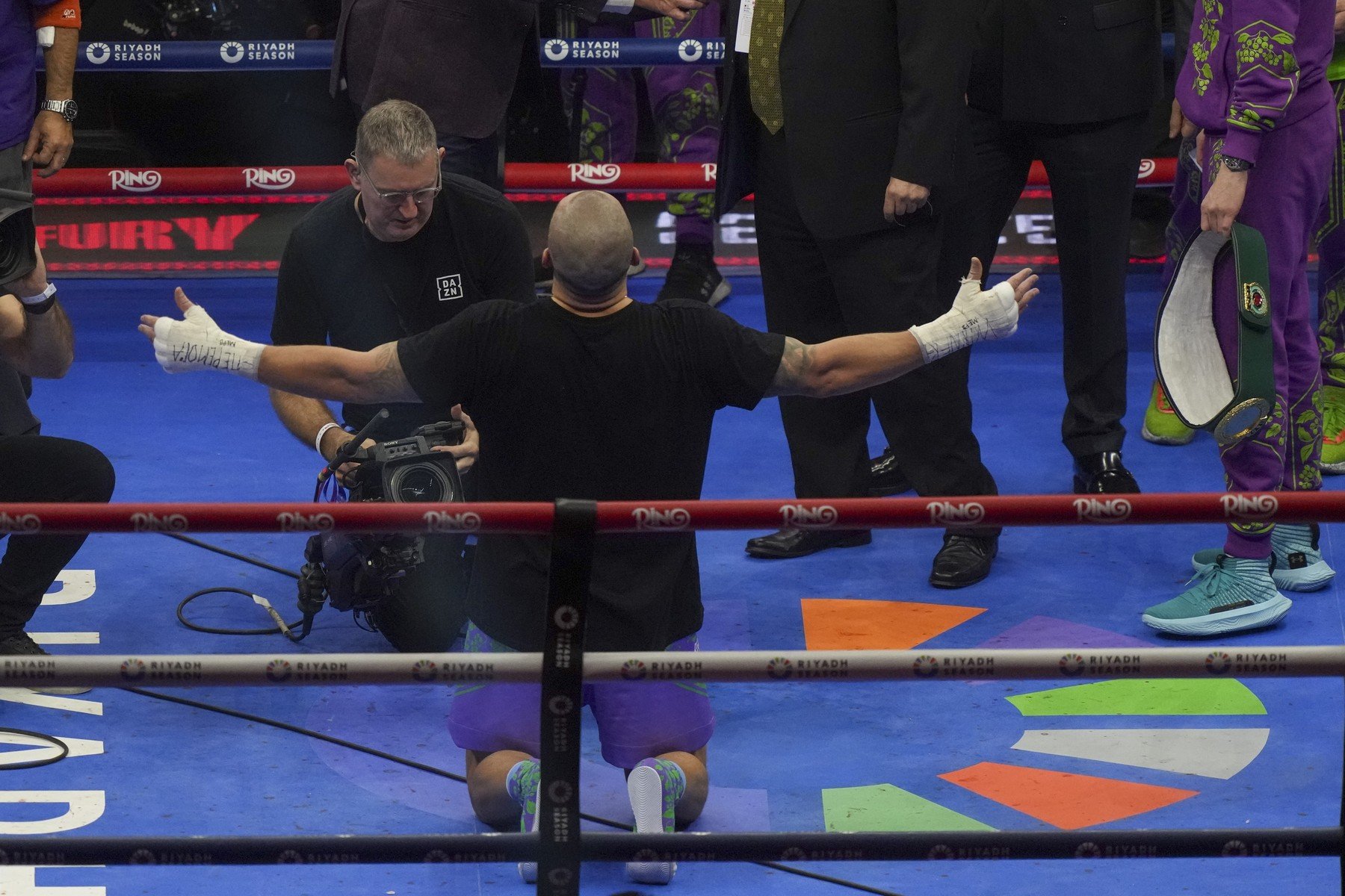 Usik îl bate pe Fury și îi provoacă englezului al doilea eșec din ...