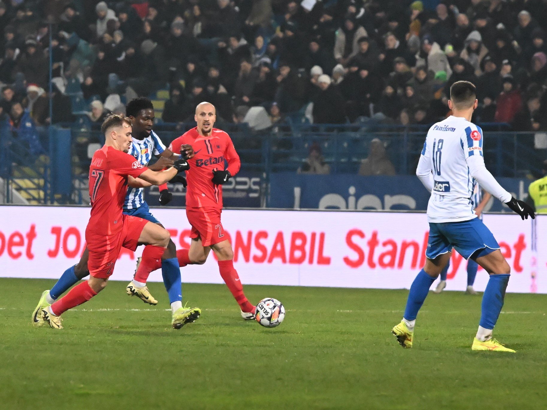 Jucătorii de la FCSB, fericiți după victoria cu Poli Iași. Darius Olaru ...