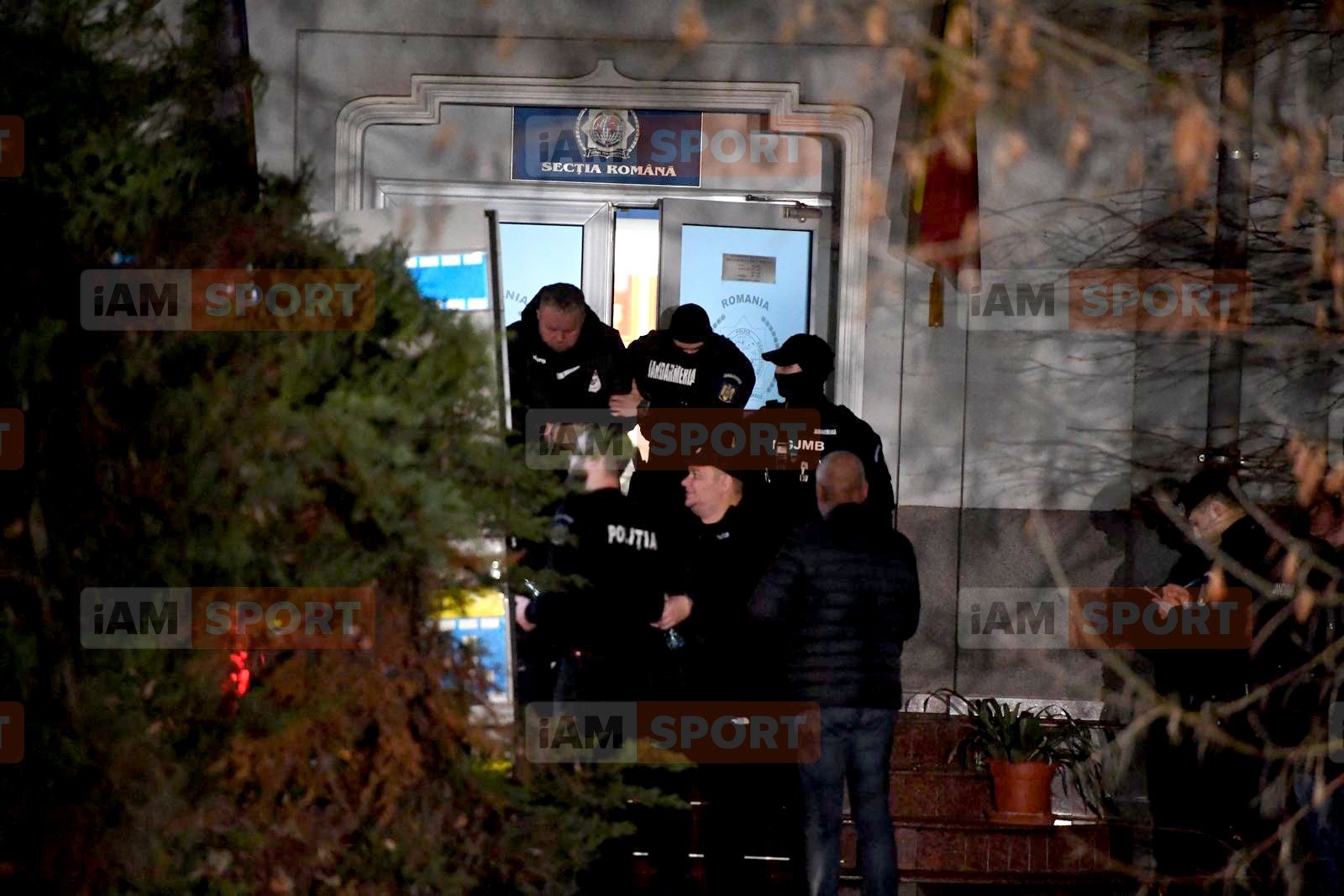 ”Bocciu”, scos în cătușe după audieri! Imagini incredibile cu liderul ...
