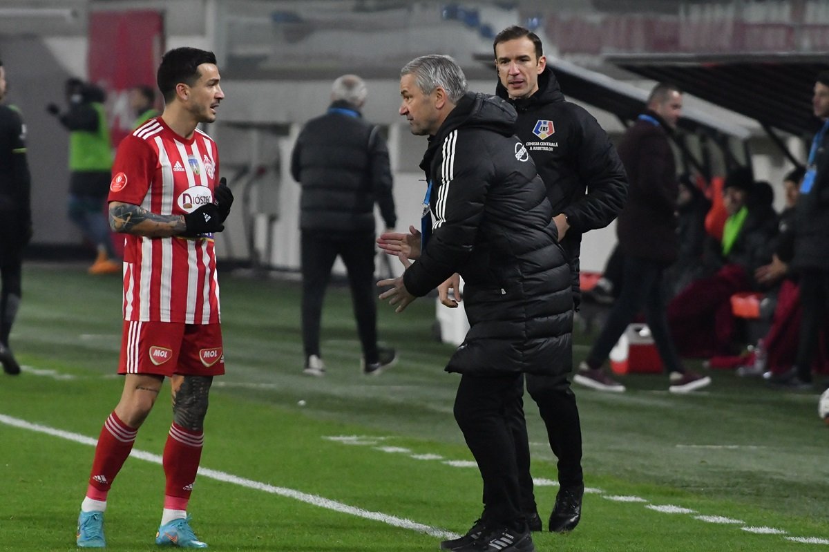 Antrenorul care l-a debutat în fotbalul mare pe Cosmin Matei a ...