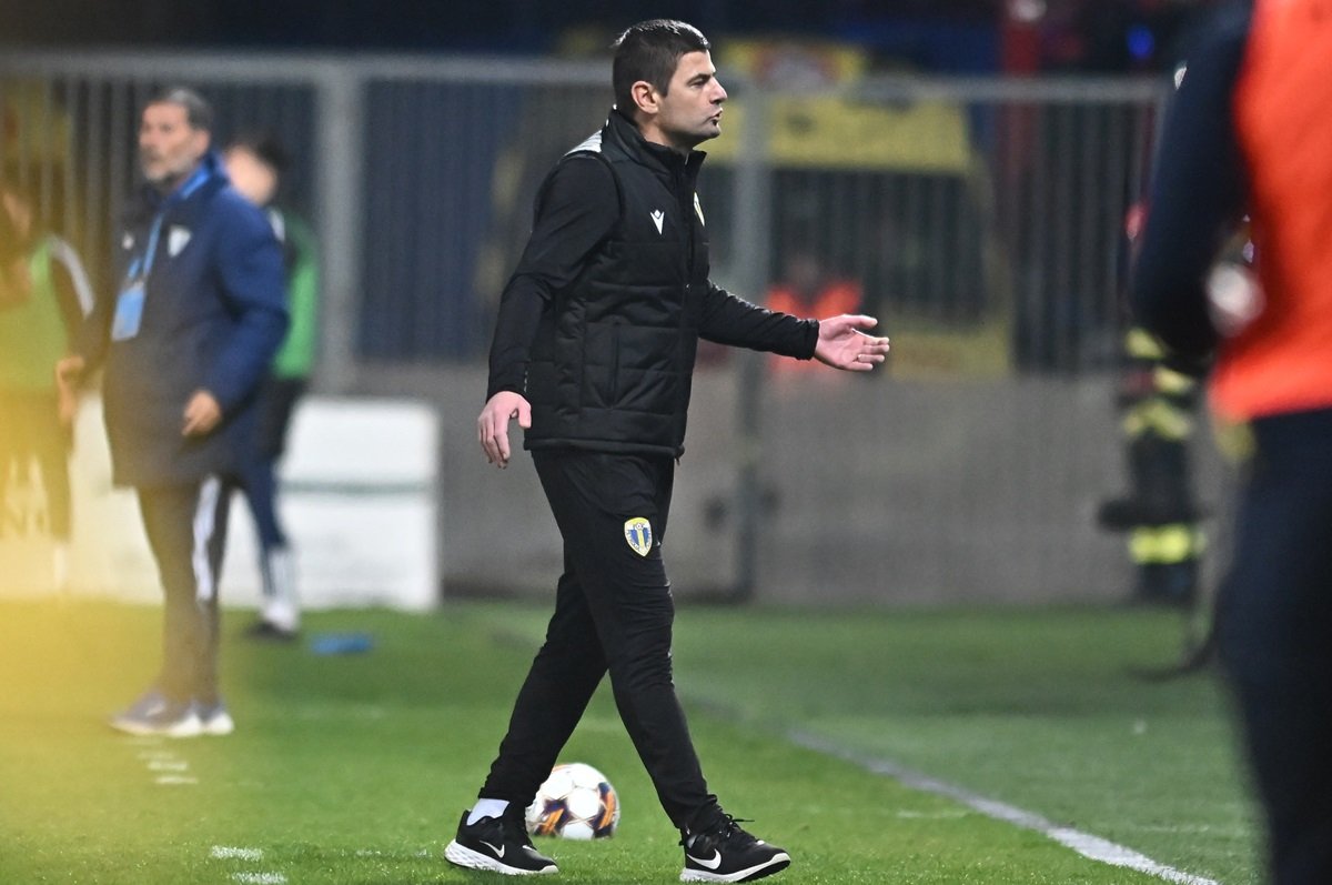 Antrenor interimar la Petrolul, victorios cu FCU Craiova, Florin Stîngă ...