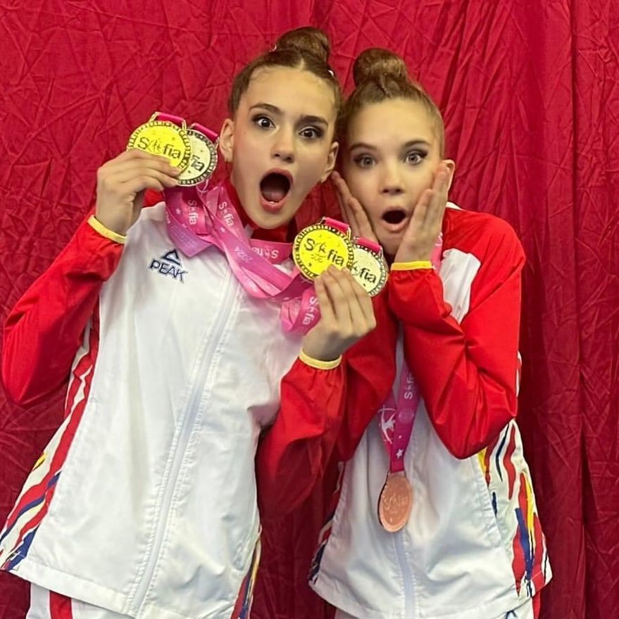 Irina Deleanu, fericită după ce fetele de la gimnastică ritmică s-au ...