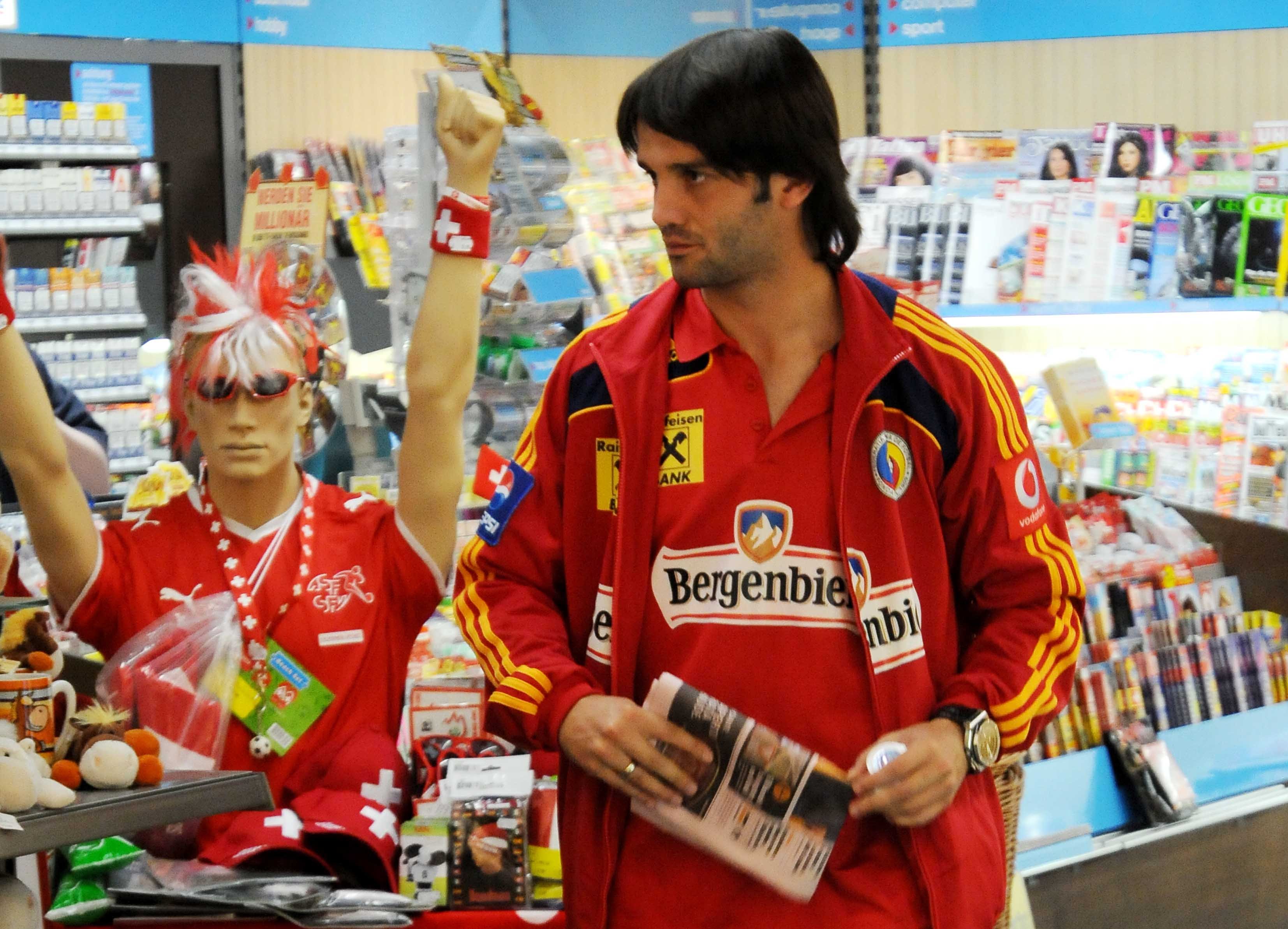 A fost ”amenințat” de George Copos să vină la Rapid și a avut contract ...