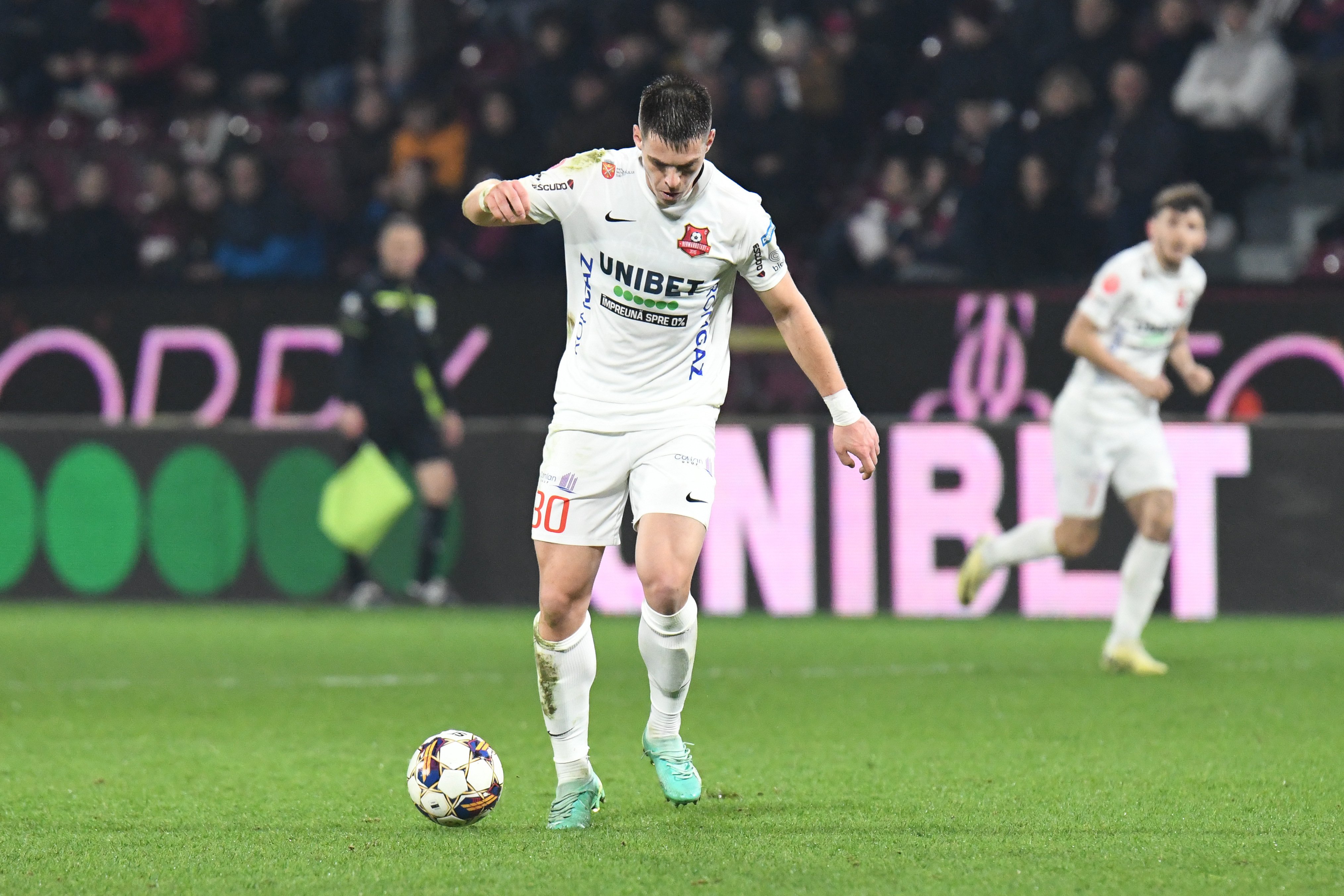 Spaniolii, luați prin surprindere de transferul lui Daniel Paraschiv ...