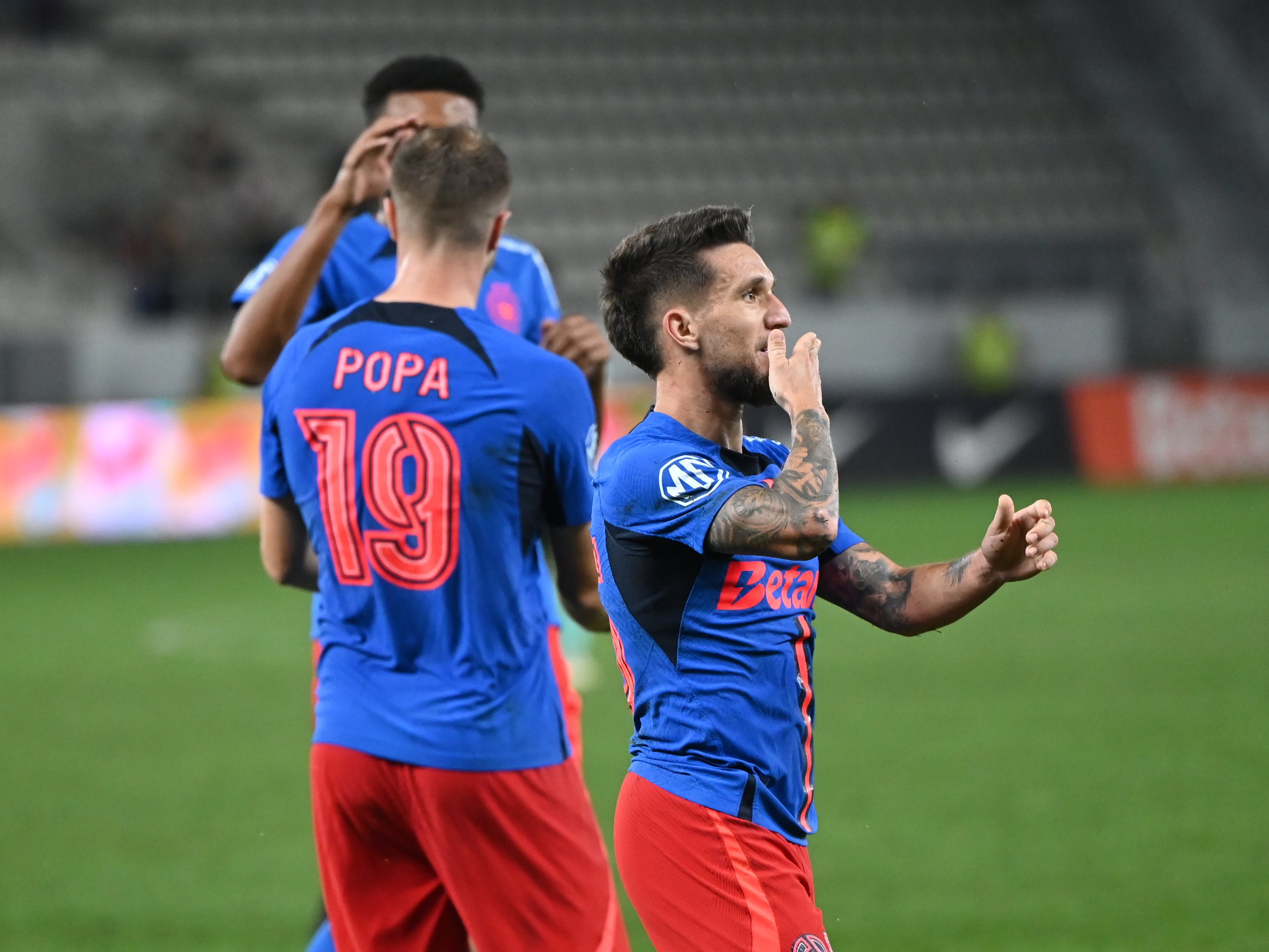 Cine transmite la TV meciul FCSB - RFS, din prima etapă de Europa ...