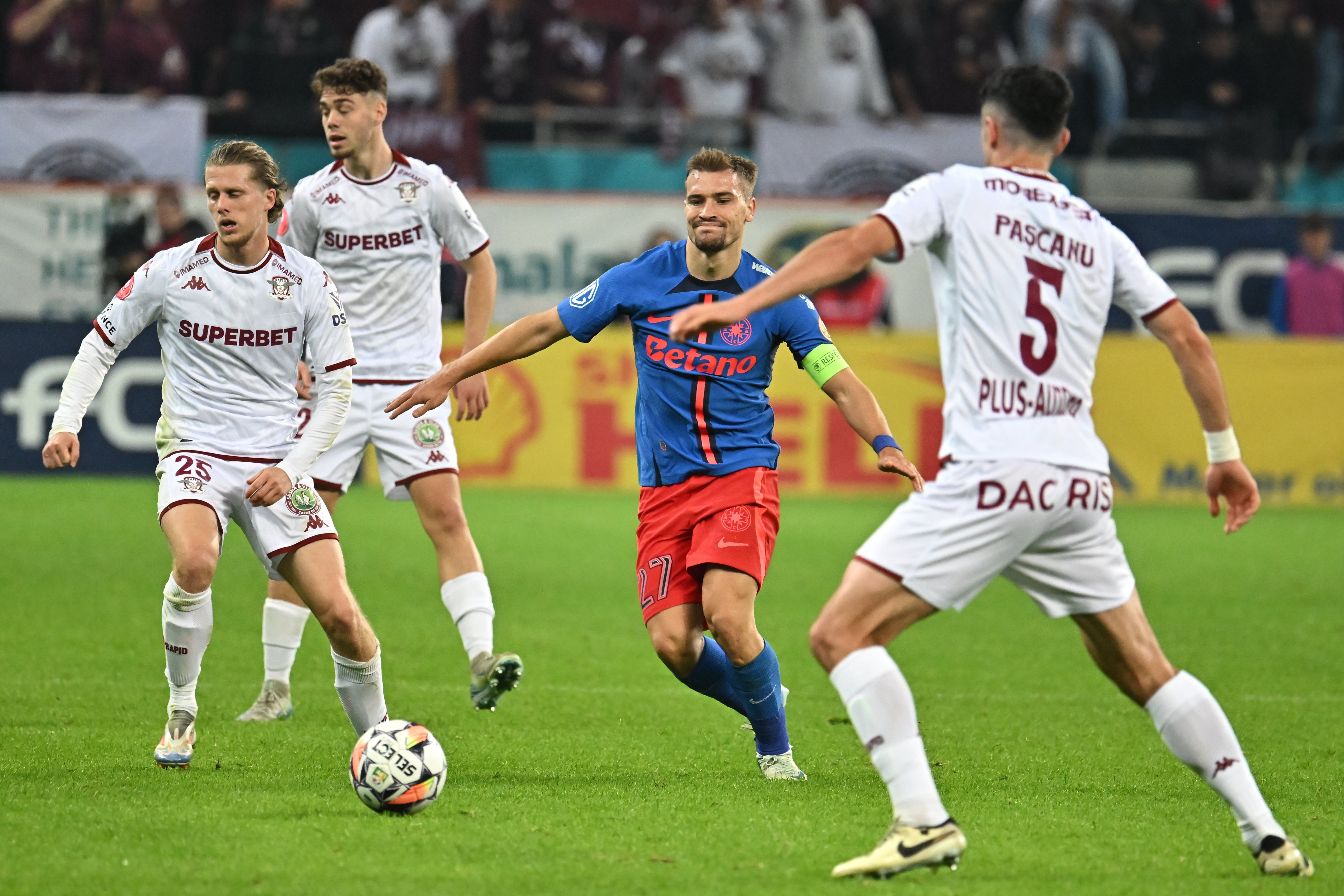 Încă un jucător, OUT de la Rapid! Marius Șumudică l-a scos de pe listă ...