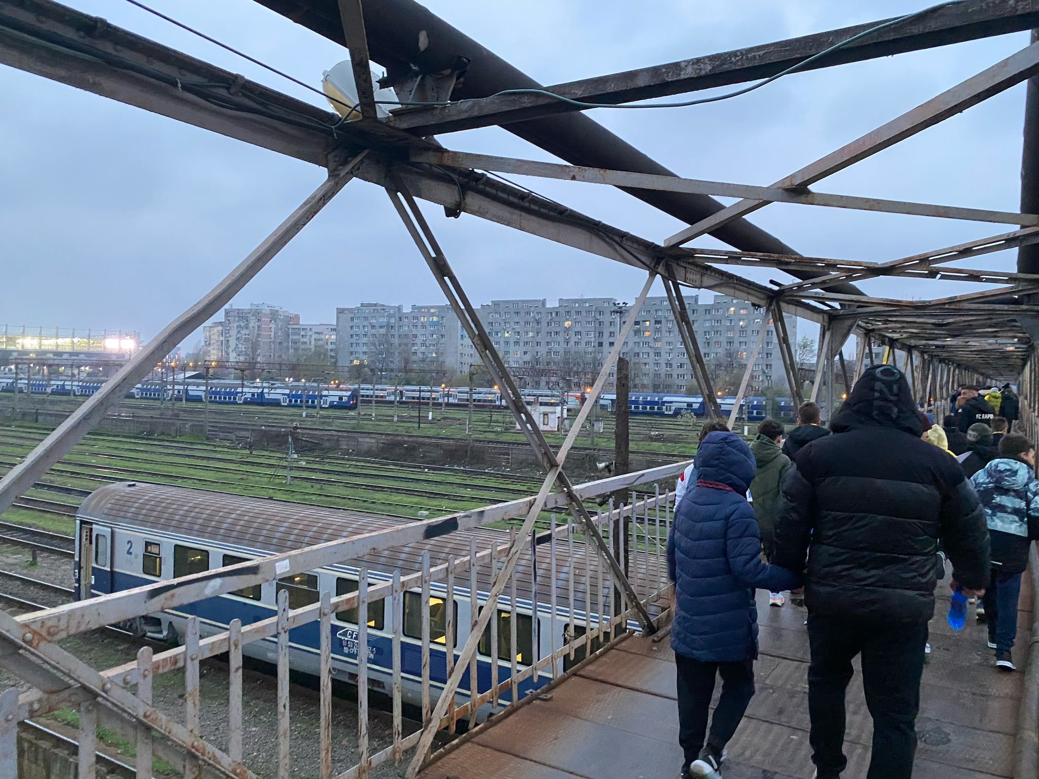 Ce au scandat micuții rapidiști în drumul spre Giulești. Imagini unice ...