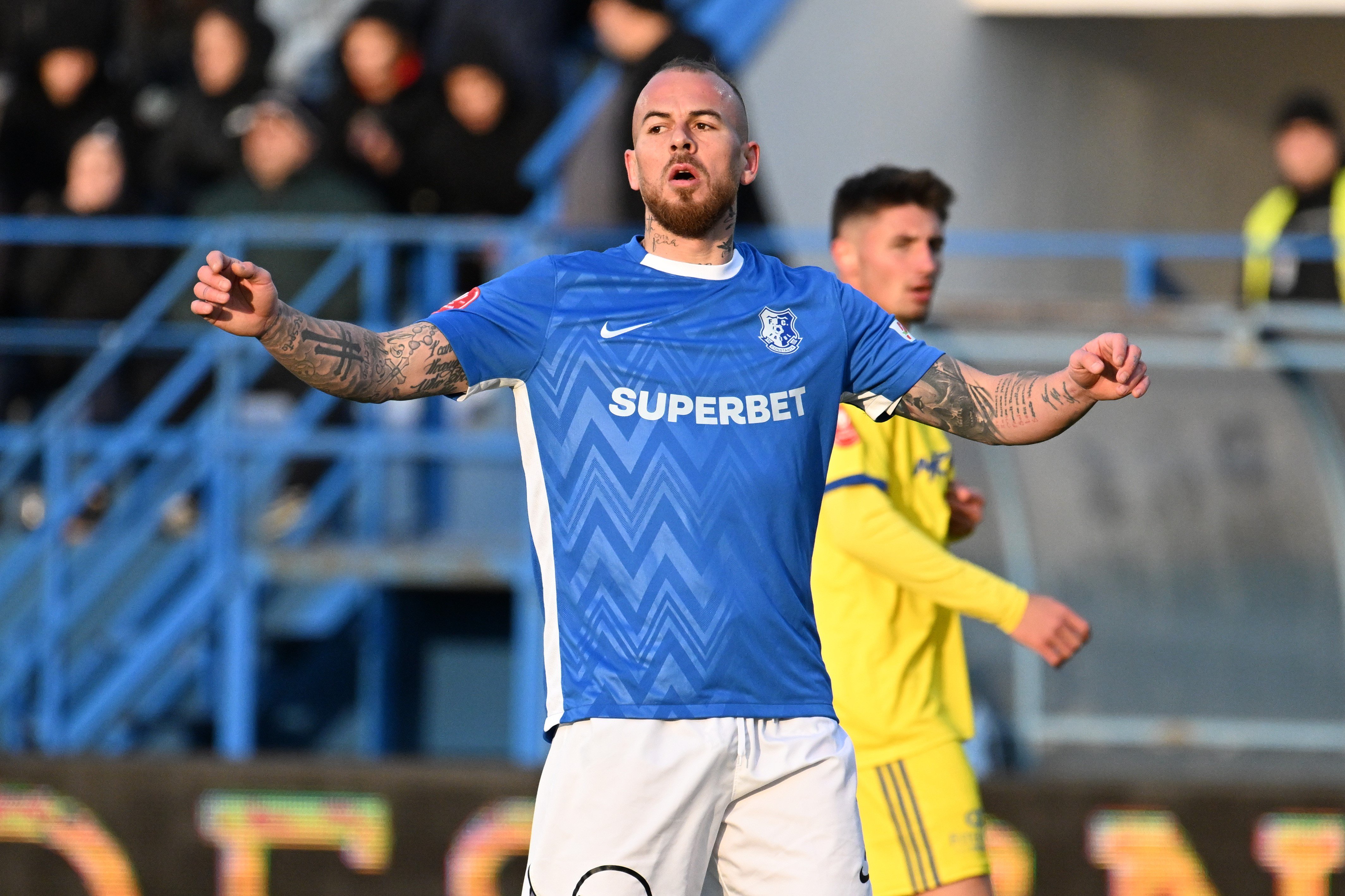 Denis Alibec, acord să semneze cu Rapid înainte să revină la FCSB. De ...