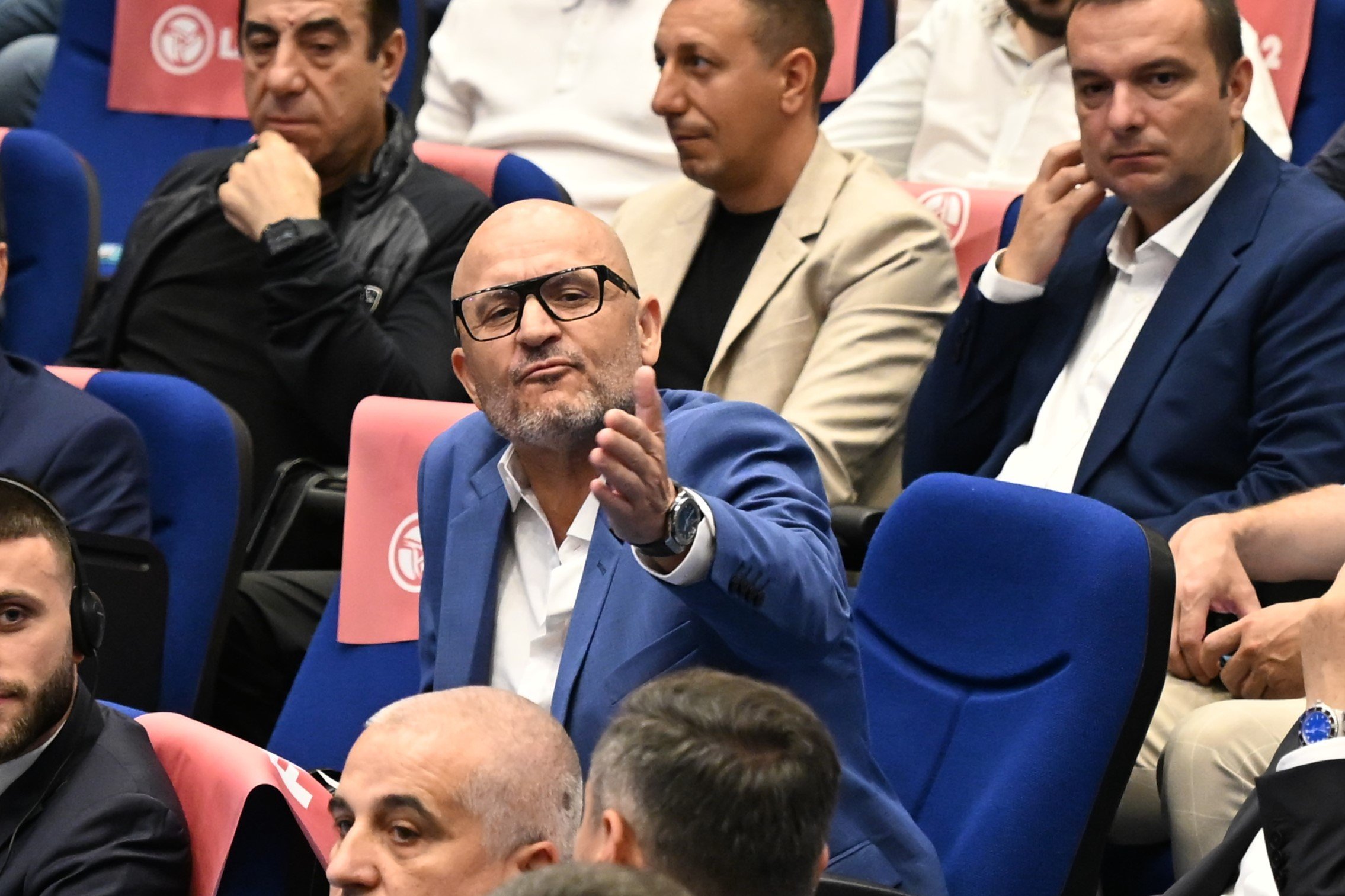 FCU Craiova urmează să fie depunctată. Jucătorii sunt neplătiți de 6 ...
