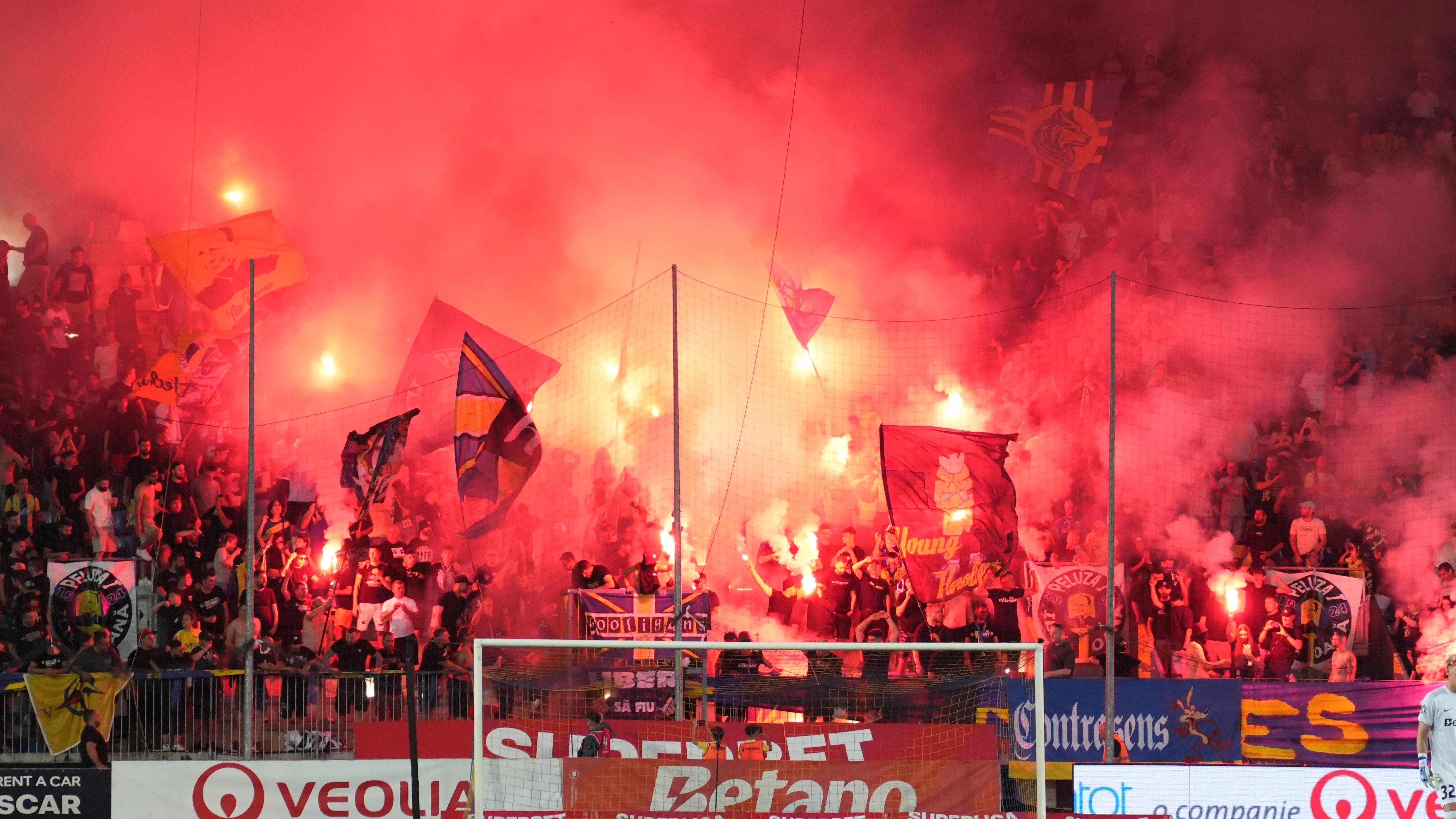 Spectacol pirotehnic la Petrolul - FCSB | SuperLiga | iAM SPORT