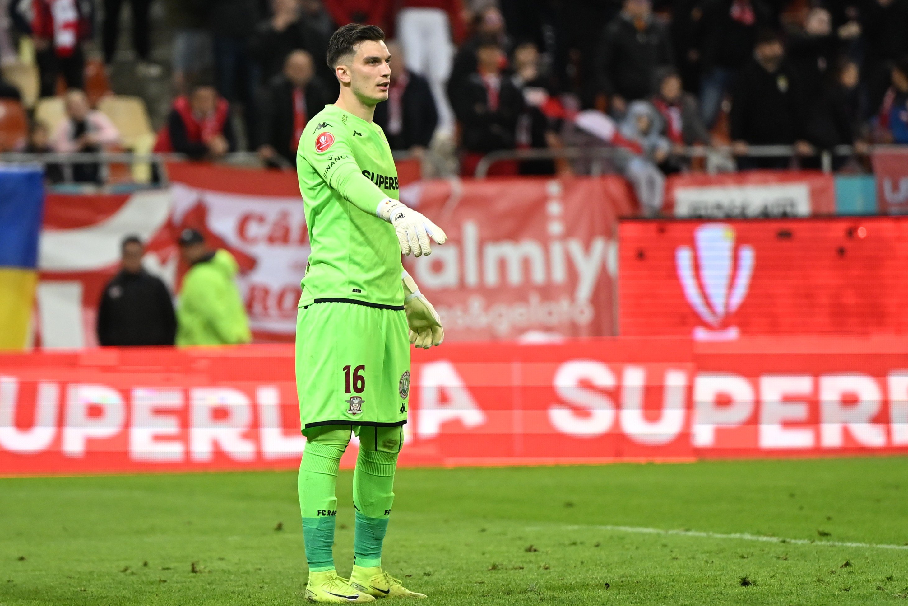 Marian Aioani vrea să plece de la Rapid, iar clubul încearcă aducerea ...