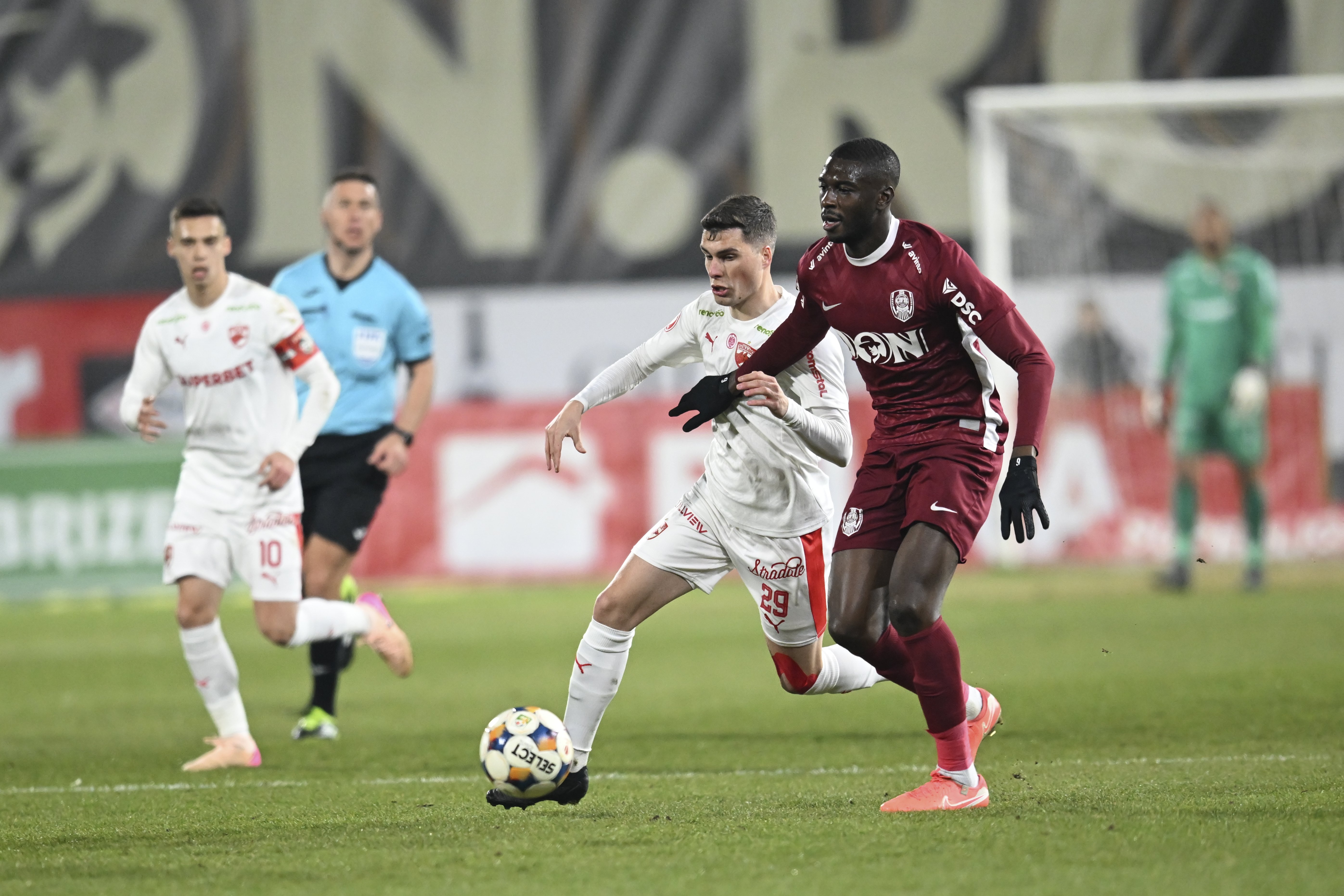 CFR Cluj - Dinamo 2-0! Vicecampioana, la a 11-a victorie consecutivă în ...